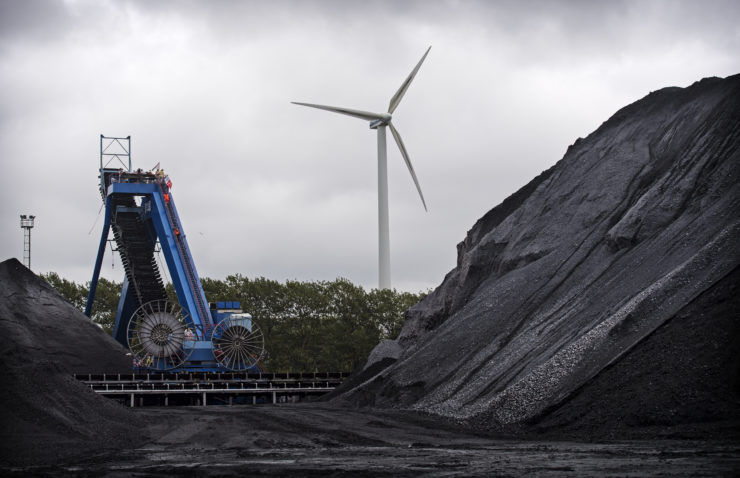 Code Rood in de Amsterdamse haven: nee tegen kolen - Down To Earth Magazine