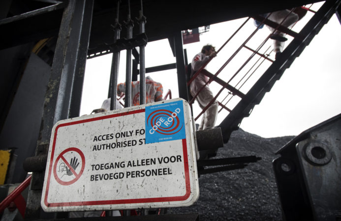 Code Rood in de Amsterdamse haven: nee tegen kolen - Down To Earth Magazine