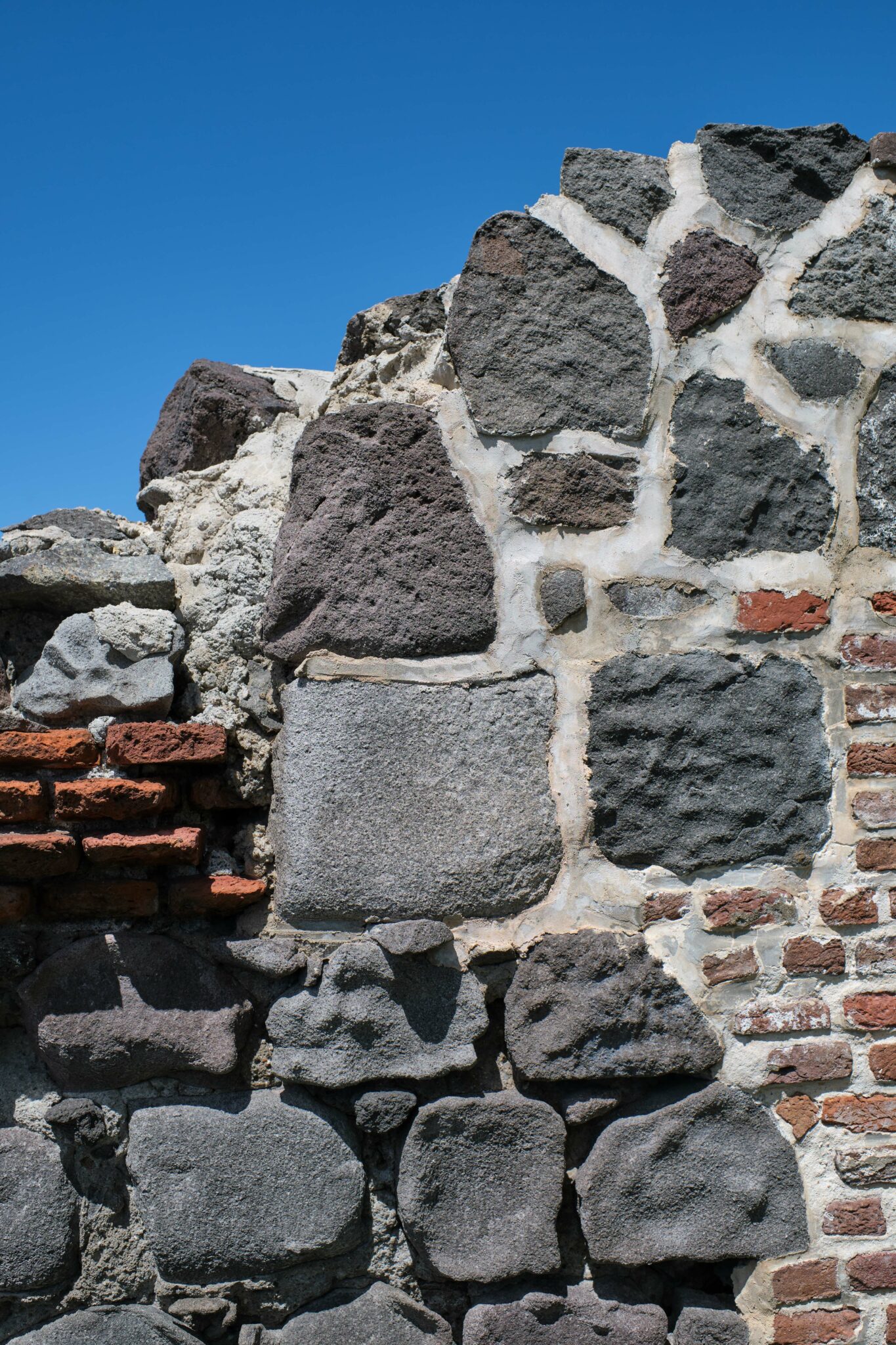 Een campingstoel als plantenbak - Down To Earth Magazine